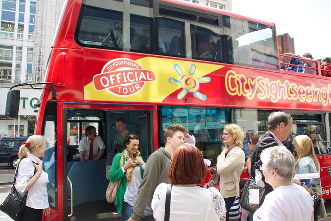 Giants Causeway Day Tour and Belfast City Tour 1 Day Pass - Meeting Point and Check-in