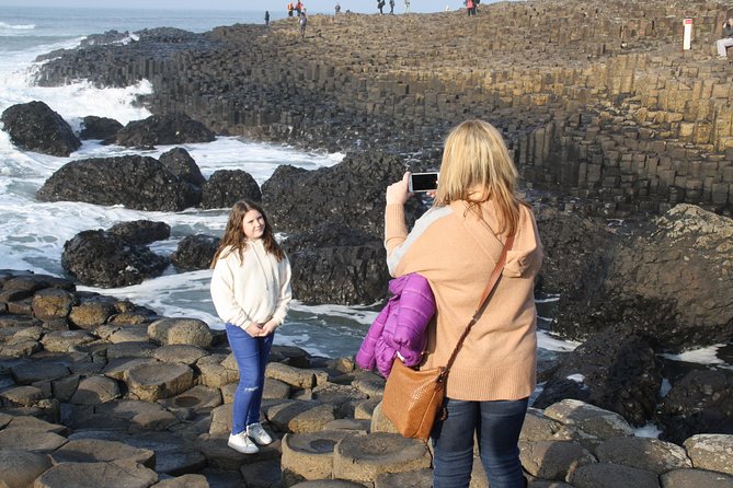 Giants Causeway Day Tour and Belfast City Tour 1 Day Pass - Tour Inclusions and Accessibility
