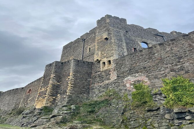 Giants Causeway, Rope Bridge, Carrickfergus Castle and Dark Hedges Tour - Attraction Highlights