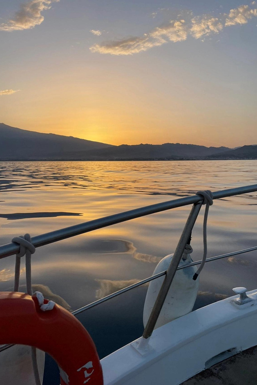 Giardini Naxos: Sunset Dolphin Watching Cruise with Aperitif - Authentic Experiences and Traveler Feedback