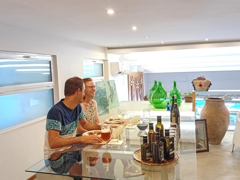 Giardini Naxos, Taormina: Sicilian Tasting Oil Wine Product - Key Points