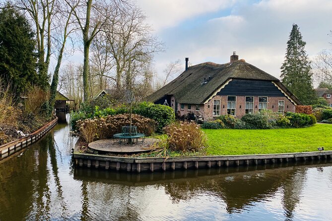 Giethoorn, Afsluitdijk, Zaanse Schans Day Tour Incl Hotel Pick Up - Who Should Consider This Tour?