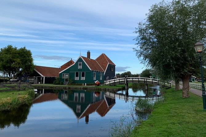 Giethoorn, Afsluitdijk, Zaanse Schans Day Tour Incl Hotel Pick Up - Frequently Asked Questions