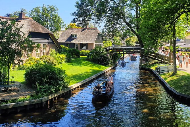 Giethoorn Day Tour from Amsterdam with Small Boat Ride - Authentic Experiences and Honest Feedback