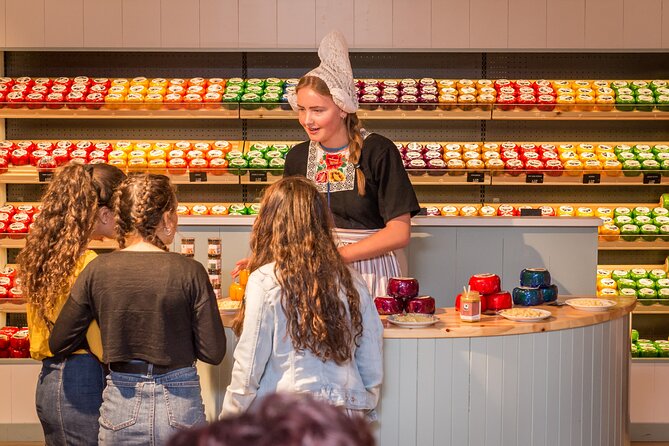 Giethoorn Day Trip From Amsterdam With Cruise and Cheeseplatter - The Scenic Cruise Experience