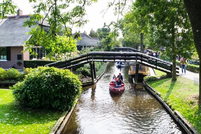 Giethoorn Day Trip from Amsterdam with Cruise & Walking Tour - Key Points