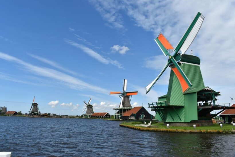 Giethoorn, Public Boat Cruise, Zaanse Schans Windmill Tour - A Deep Dive into the Experience