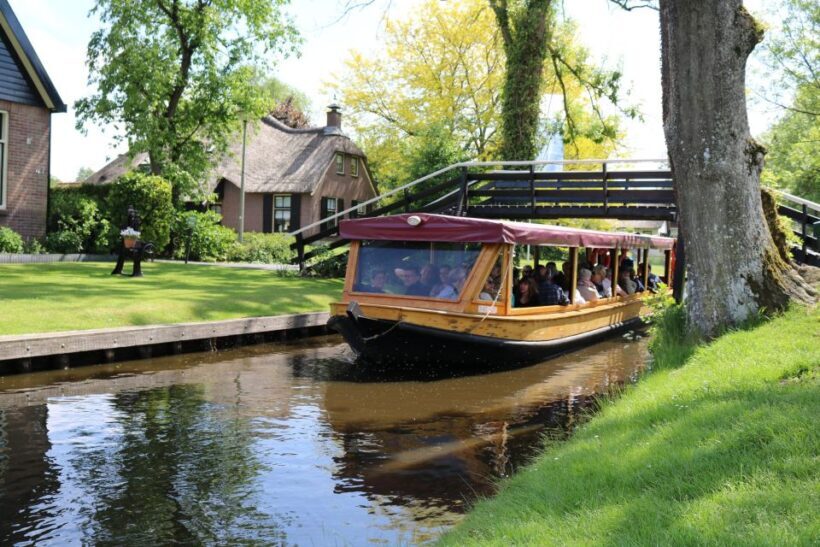 Giethoorn: Village & National Park Canal Cruise with Coffee - An Authentic Glimpse of Giethoorn’s Charm on a Canal Cruise