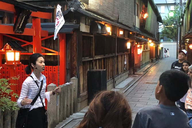 Gion Walking Tour by Night - Insiders Look at Geisha Culture