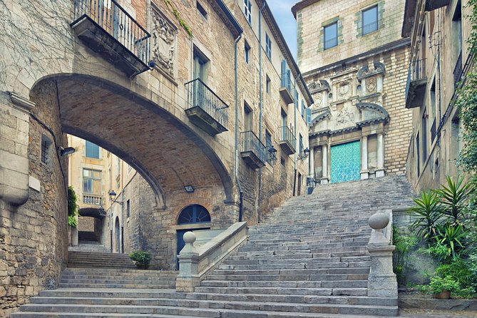 Girona Guided Tour & Dali Museum From Barcelona - Discovering the Jewish Quarter