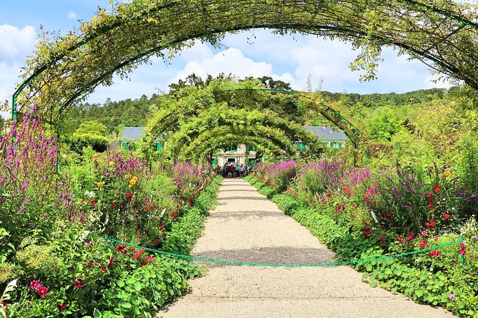 Giverny and Monet's Garden Trip Review - Pricing and Booking Options