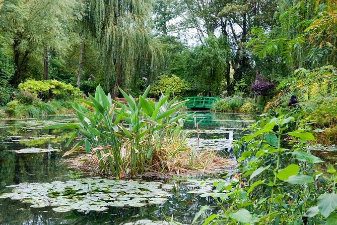 Giverny and Versailles Full-Day Private Guided Tour With Hotel Pickup - Preparing for Your Visit