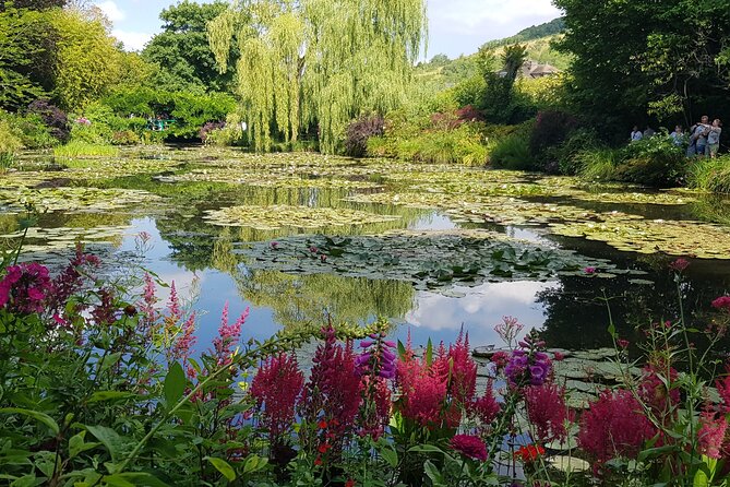 Giverny Half-Day Guided Tour From Paris - Luxury Transportation Experience
