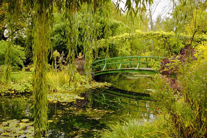Giverny Half Day Guided Trip With Monets House & Gardens From Paris by Minivan - Common Complaints and Issues