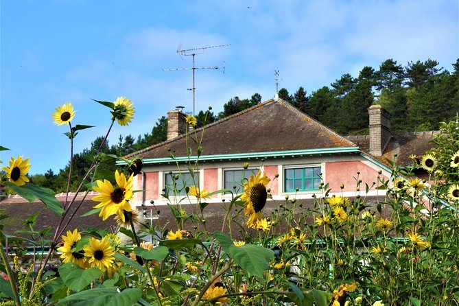 Giverny Monet House and Gardens Skip the Line Walking Tour - Group Size and Pricing