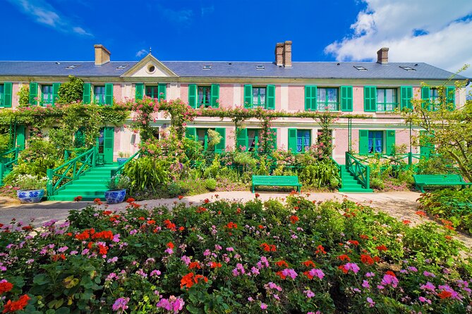 Giverny Monets House & Versailles Palace Day Trip From Paris - Tour Itinerary