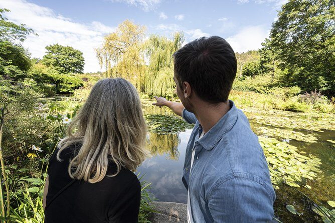 Giverny & Versailles Private Day Tour with Lunch from Paris - Exploring Giverny: Monet’s Garden and House