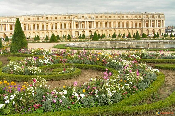 Givernys House & Gardens Plus Versailles Palace Day Trip With Lunch From Paris - Transportation and Accessibility