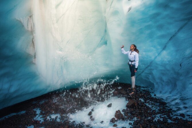 Glacier and Ice Cave Private Photoshoot - 15 Shot Photo Package - Participation Requirements