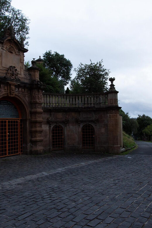 Glasgow: Ghouls, Ghosts & Gruesome Tales Guided Walking Tour - Key Points