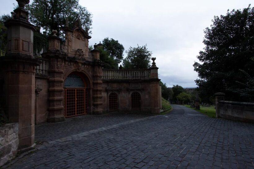 Glasgow: Ghouls, Ghosts & Gruesome Tales Guided Walking Tour - Who Will Enjoy This Tour?