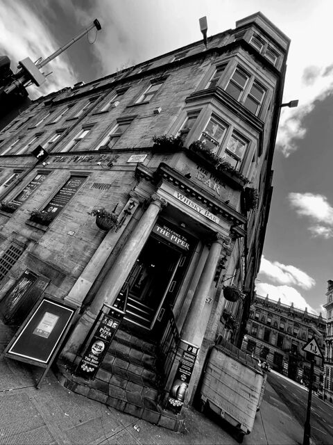 Glasgow: Scottish Rogue Whisky Pub Crawl - Key Points