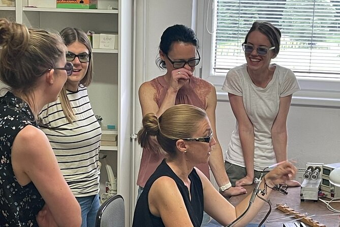 Glass blowing workshop Relaxation through concentration - Key Points