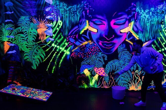 Glow in the Dark Mini Golf in Queenstown - An In-Depth Look at the Experience