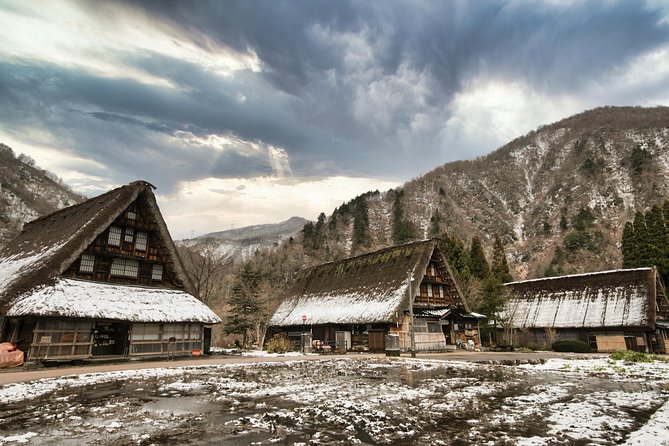 Gokayama and Shirakawago/Photoshoot by Professional Photographer - UNESCO World Heritage-listed Villages