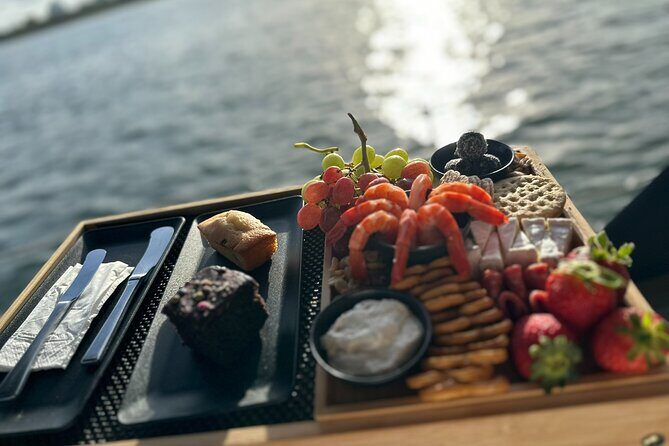 Gold Coast 2 hour Sunset Sailing Cruise with Drinks&Tasting Plate - Key Points