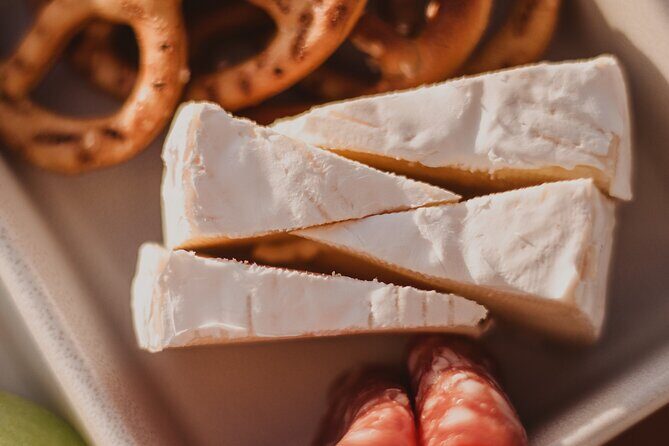 Gold Coast 2 hour Sunset Sailing Cruise with Drinks&Tasting Plate - Who Should Consider This Tour?
