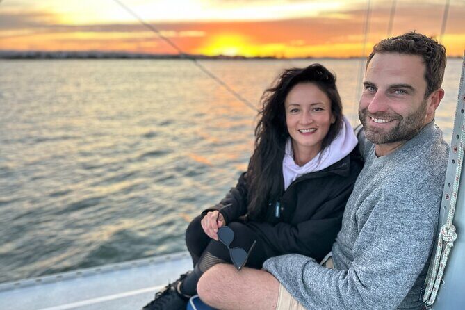 Gold Coast 2 Hr Sunset Private Sailing Charter with Drinks & Food - Key Points