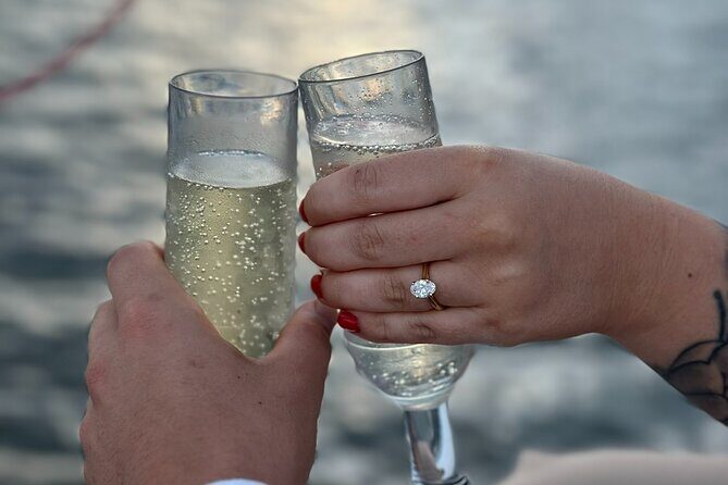 Gold Coast Midday Sailing Cruise with snacks & bubbles - FAQ
