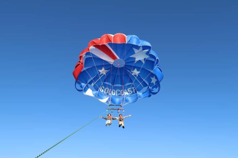 Gold Coast: Parasailing in Surfers Paradise with Free Photos - Why This Tour Shines