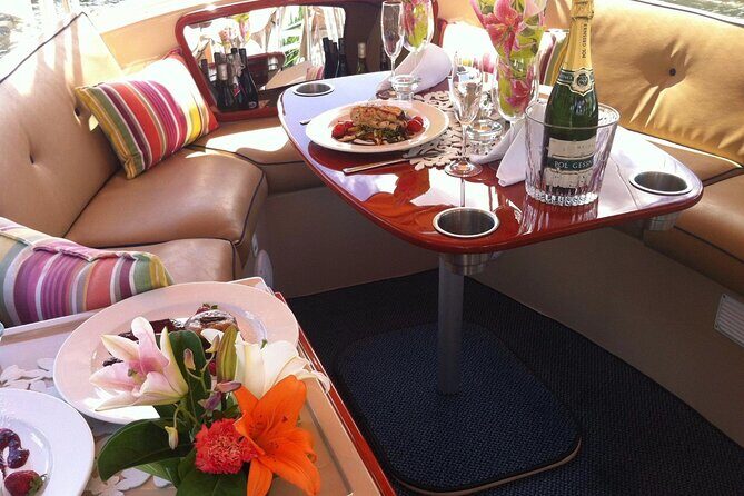 Gold Coast Skippered Canal Cruise - An Honest Look at the Gold Coast Skippered Canal Cruise