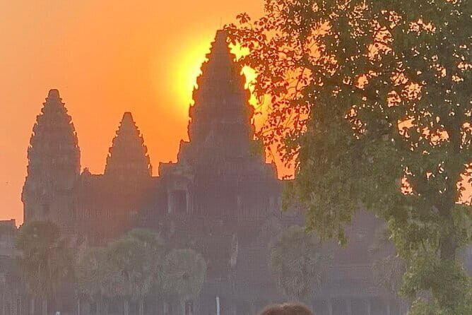 Golden Angkor Wat 2 Days Private Tour With Official Tour Guide - Key Points