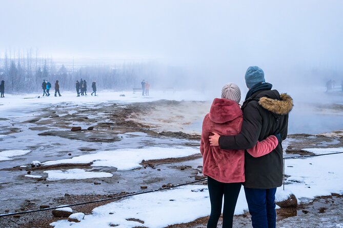 Golden Circle, Northern Lights and Blue Lagoon Tour With Ticket - Discovering Kerið Volcanic Crater