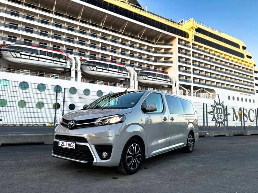 Golden Circle with Lunch & Blue Lagoon Transfer (Up to 8 p.) - Key Points