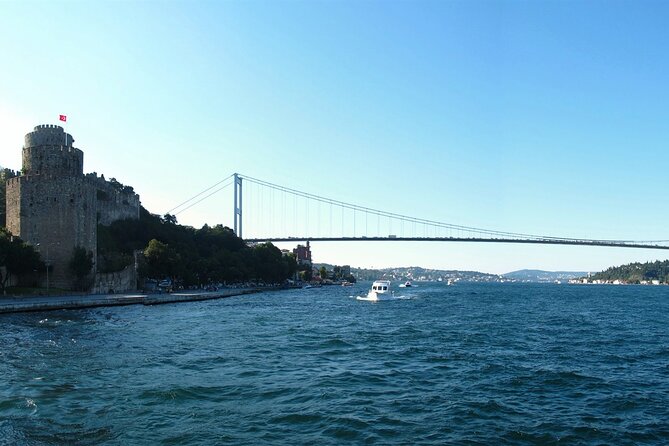 Golden Horn and Bosphorus Boat Tour in Istanbul - Meeting Point and Accessibility