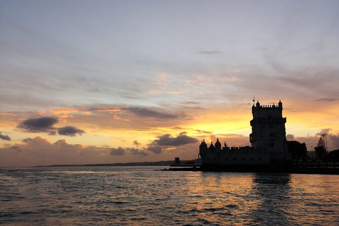 Golden Hour Boat Tour Review: A Scenic Delight - Accessibility and Service Animals
