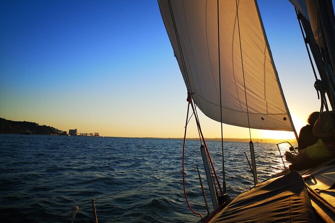 Golden Hour Boat Tour Review: A Scenic Delight - A Relaxing and Memorable Sail