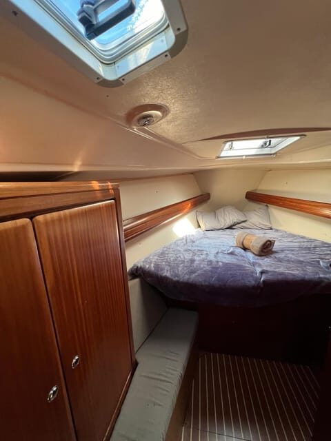 Golden Hour on Elegant Yacht: Sunset Tour in Lagos, Algarve - Detailed Breakdown of the Experience
