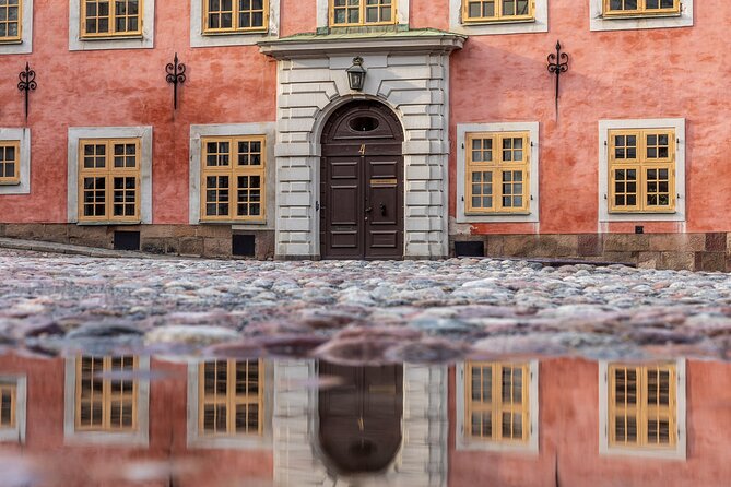 Golden Hour Photo Walk in the Heart of Stockholm - Tripod and Camera Options
