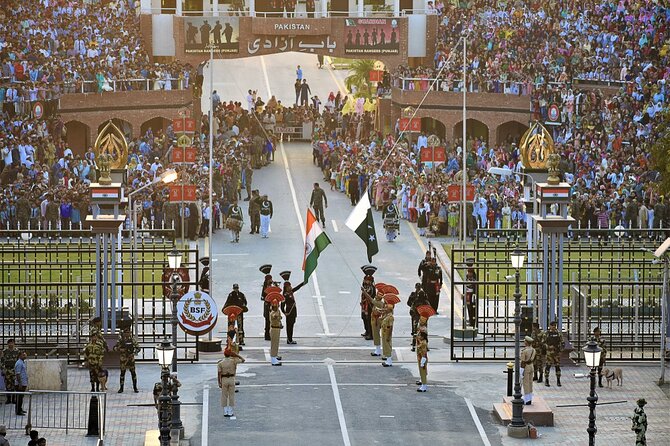 Golden Temple and Wagah Border Private Tour with Punjabi Lunch - Analyzing the Value