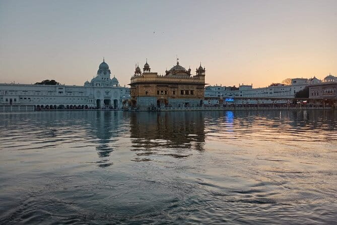 Golden Temple to Wagah Border: A Complete Amritsar Day Experience - Key Points