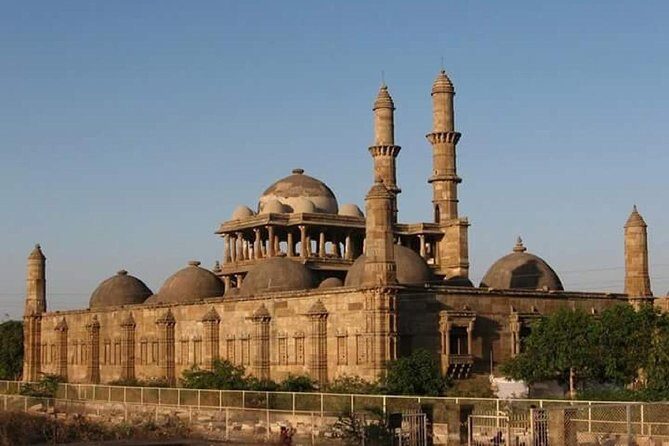 Golden Triangle Tour, Visit Mandawa'a Attractively Unusual Forts & Havelies - What Real Travelers Say