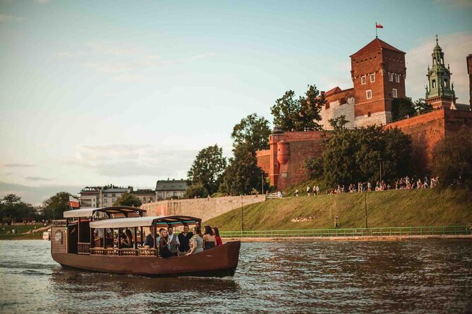 Gondola cruise The Vistula River Krakow private tour up to 12 person - Who Should Consider This Tour?