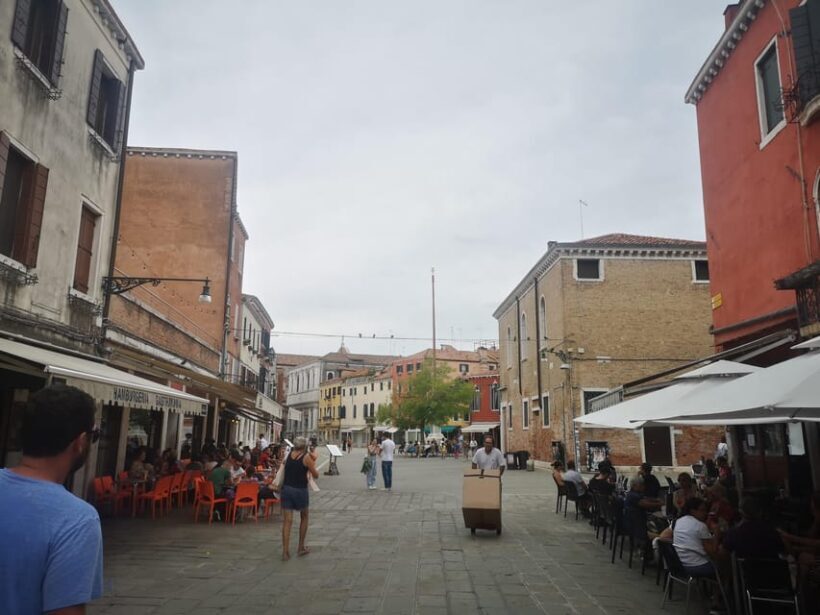 Gondola Ride & Venice walking tour - Key Points