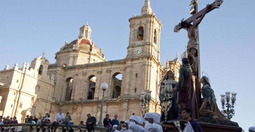 Good Friday Easter Procession with Commentary and Transport - What’s Included and How It Works