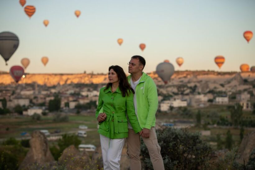 Göreme Valleys Photo Session with Balloons and Vintage Car - FAQs